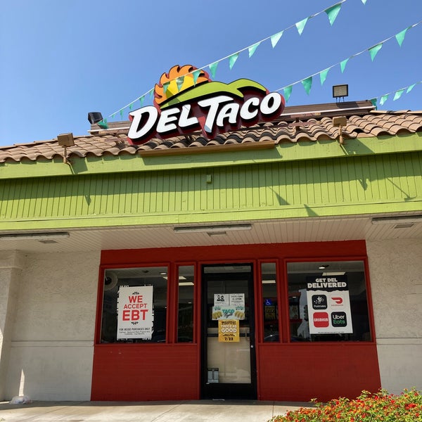 Del Taco - Fast Food Restaurant