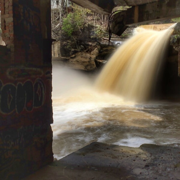 Cascade Park - East Waterfalls - Hiking Trail in Elyria