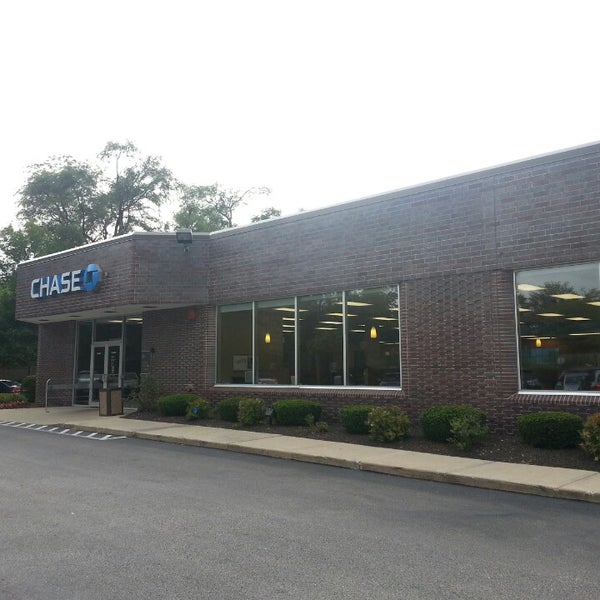 Chase Bank - 43 E Golf Rd