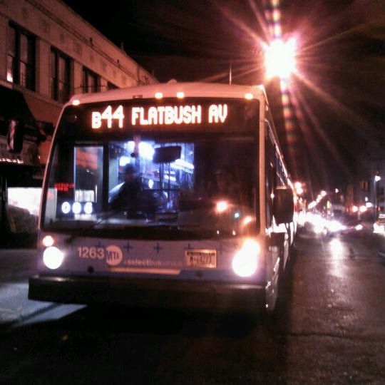 MTA 2 Train Shuttle Bus - Crown Heights - 1 tip from 88 visitors