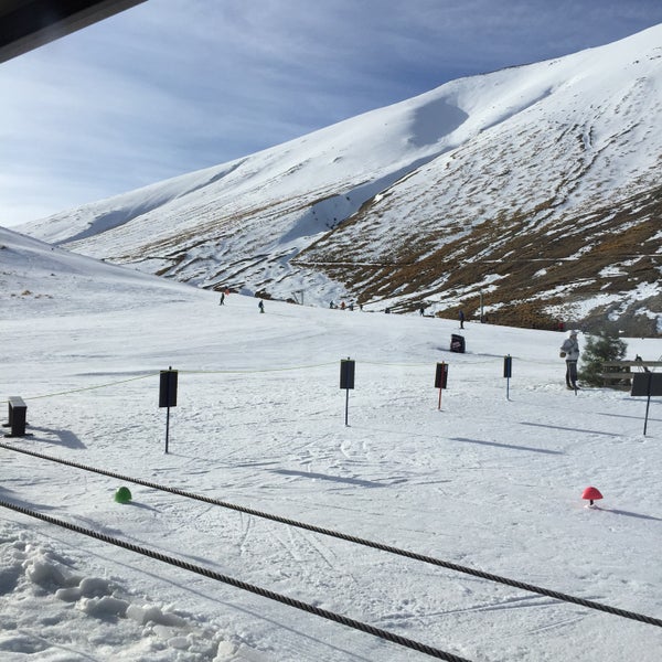 Roundhill Ski Field Lake Tekapo - Ski Resort and Area