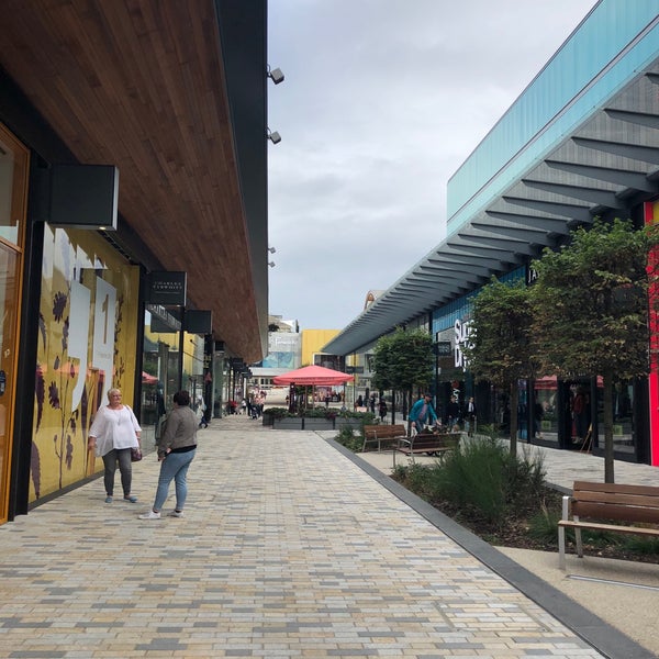 Bracknell - Town in Bracknell