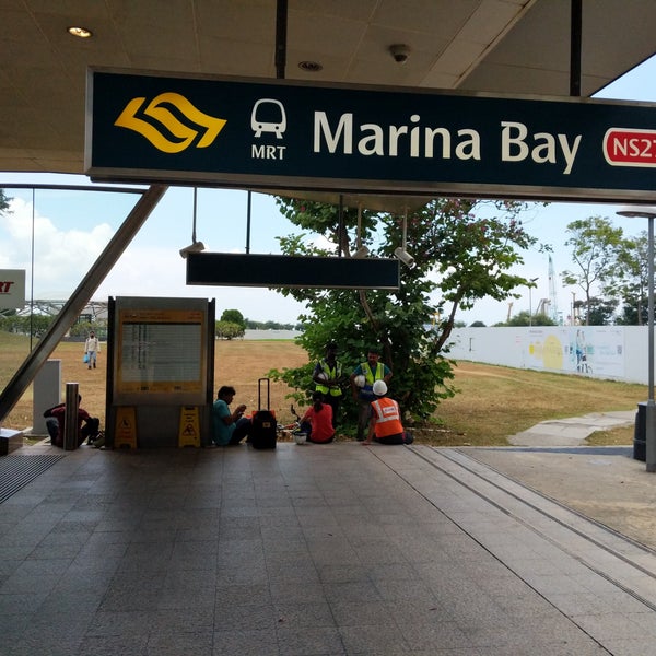 Photos at Marina Bay MRT Interchange (NS27/CE2/TE20) - Financial ...