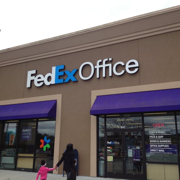 FedEx Office Print & Ship Center - Federal Way, WA