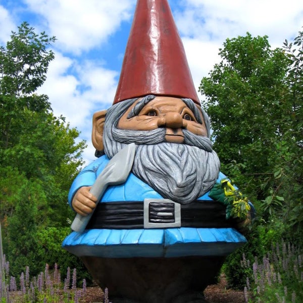 World's Largest Concrete Garden Gnome - Iowa State University - 0 tips