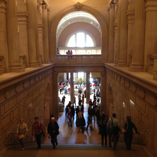 Photos at Metropolitan Museum Steps - Central Park - New York, NY