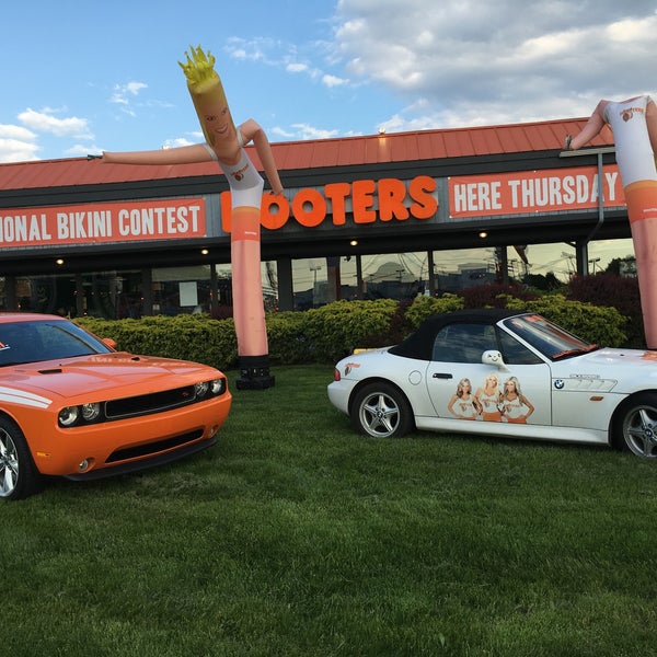 Hooters - American Restaurant in New Castle