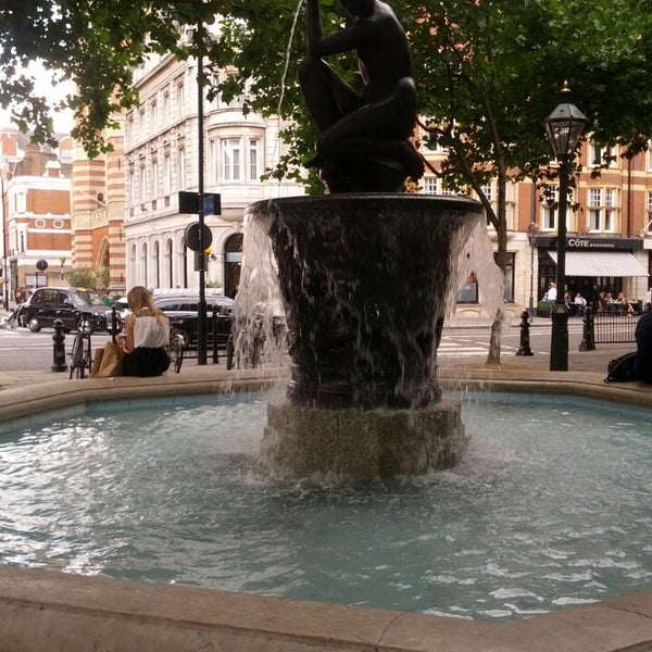 Sloane Square - Plaza in London