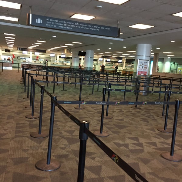 Canada Customs - Border Crossing in Toronto Pearson International Airport