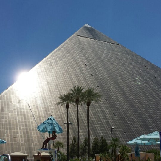 Photos at Luxor Oasis Pool Bar - Hotel Bar