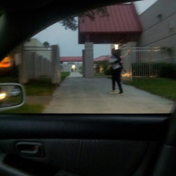 Colonial 9th Grade Center - High School