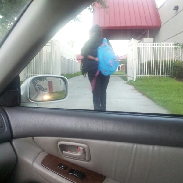 Colonial 9th Grade Center - High School