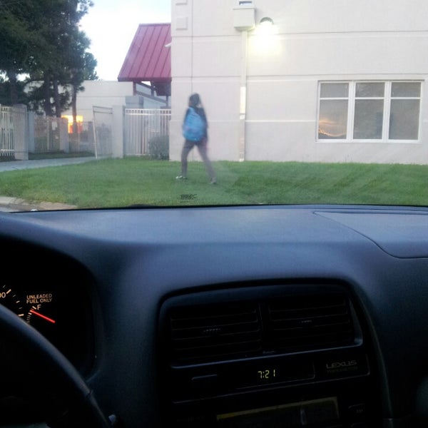 Colonial 9th Grade Center - High School