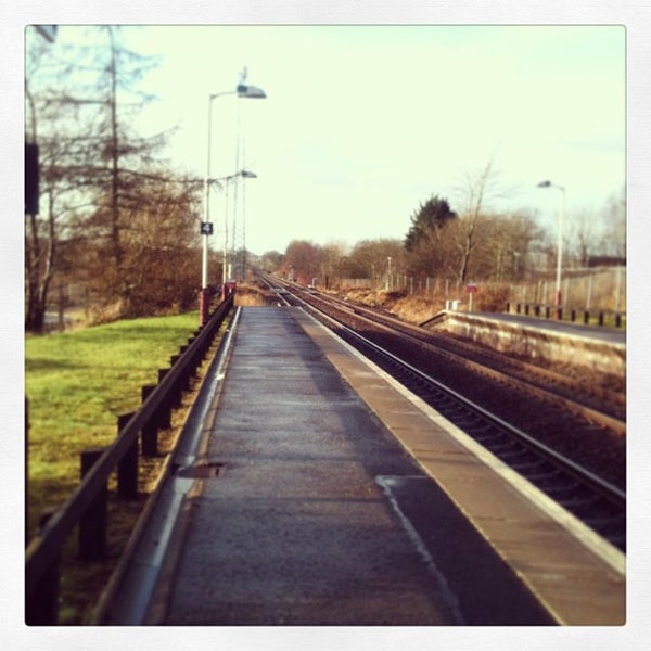Greenfaulds Railway Station (GRL) - South Carbrain Rd.