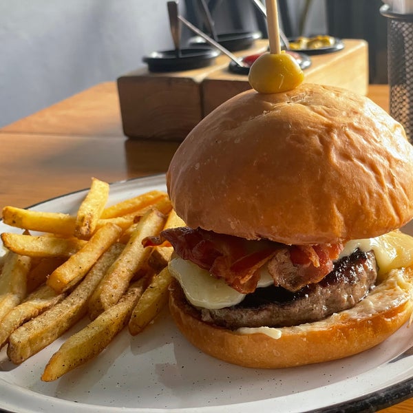 Photos at Pig's Pearls - Burger Joint in Guadalajara