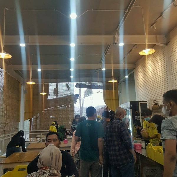 Royale Durian - Dessert Shop in Surabaya