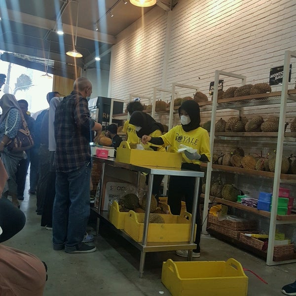 Royale Durian - Dessert Shop in Surabaya