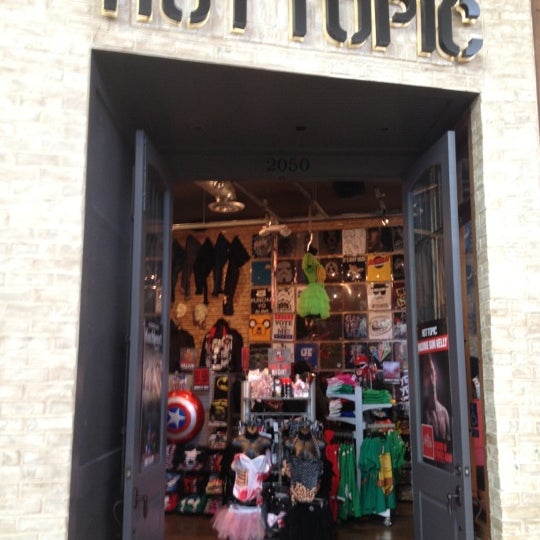 Photos at Hot Topic - Clothing Store in Galleria