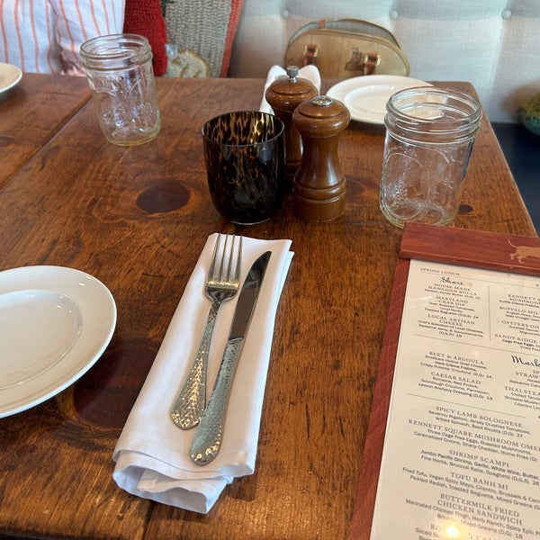 White Dog Cafe - American Restaurant in Wayne