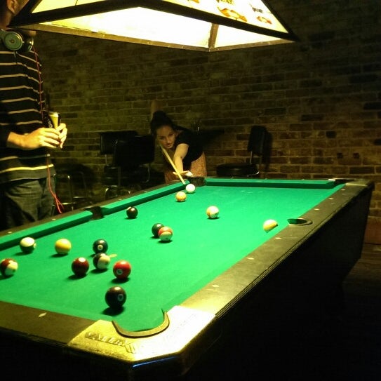 Barfly's - Dive Bar in North Loop