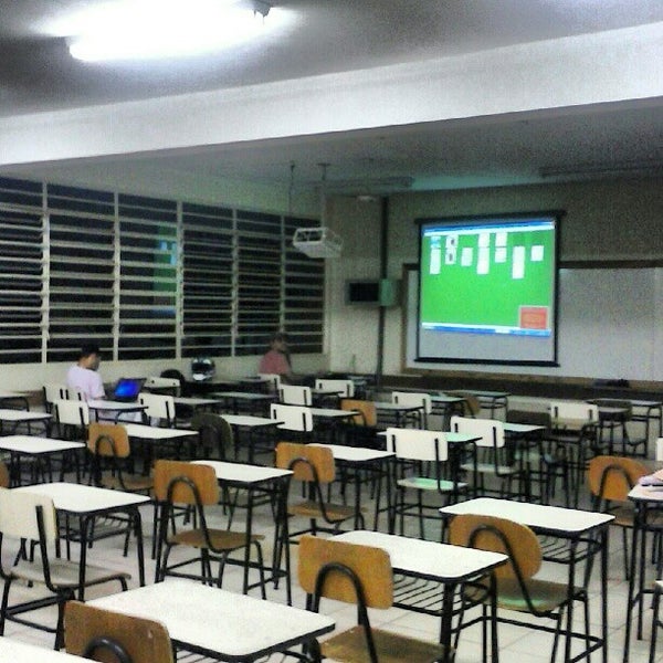 UEM Campus Umuarama - College Library