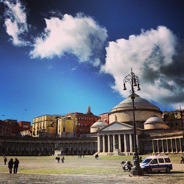 Piazza Trieste e Trento - Napoli, Campania