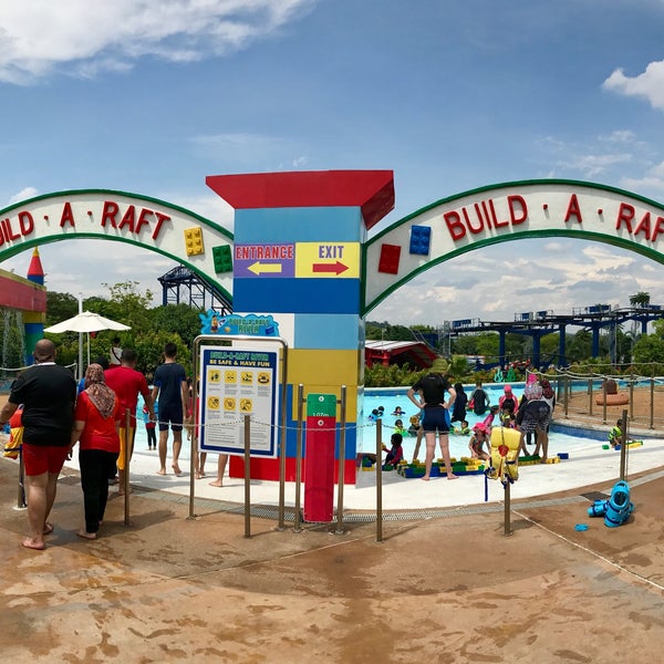 Build A Raft River - Attraction in Pulai