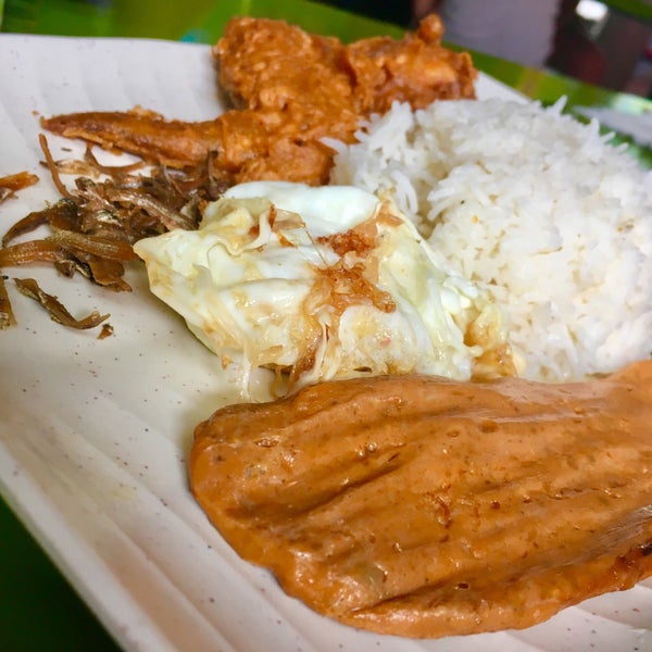 Selera Rasa Nasi Lemak - Halal Restaurant in Bukit Timah