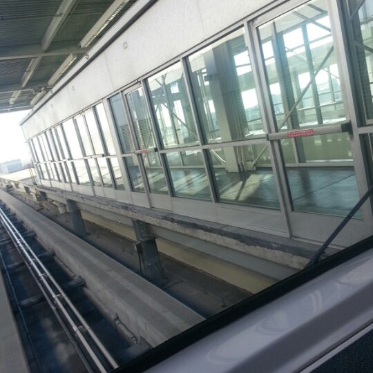 SFO AirTrain Station - International Terminal G - Airport Tram
