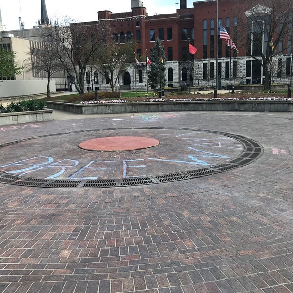 Jefferson Square Park - Central Business District - 2 tips