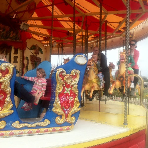 Butlins Fairground - 100 visitors