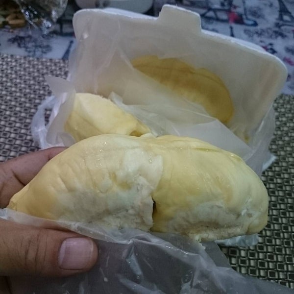 Office มาประชุมหมู่บ้าน