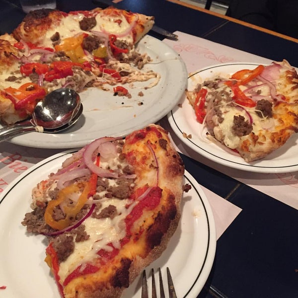 Angela Pizzeria & Restaurant - Ville-Marie - Montréal, QC