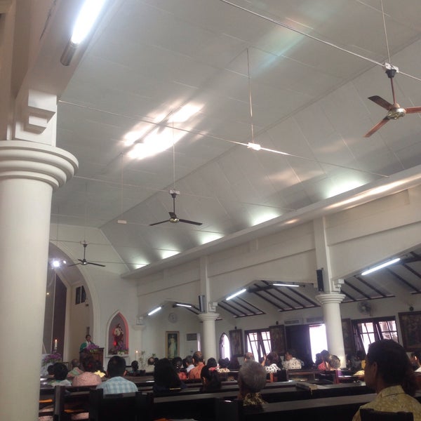 Gereja Katolik Maria Ratu Damai - Church