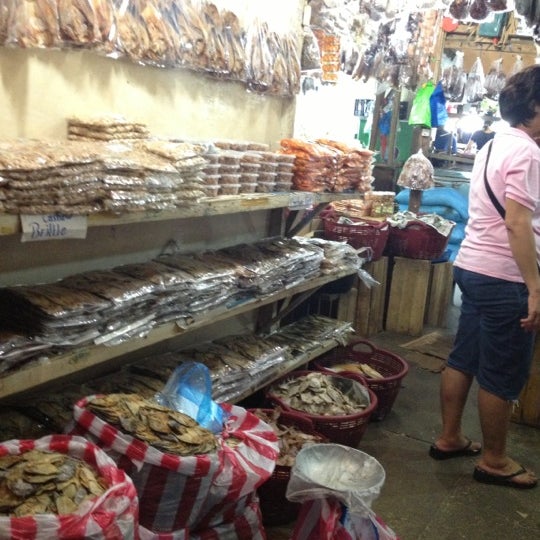 Photos at Puerto Princesa Market - 3 tips