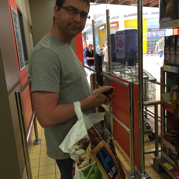 ALDI - 571-583 High St