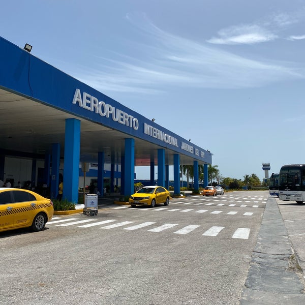 Aeropuerto Internacional Jardines del Rey (CCC) - Airport