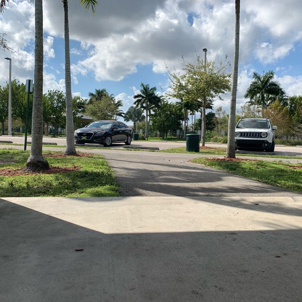 Roscoe Warren Muncipal Park - Palm Dr