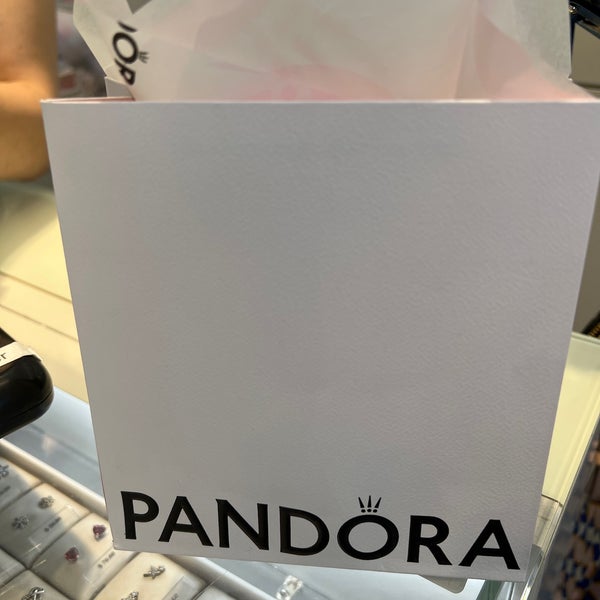 Pandora Factory Outlet - Jewelry Store