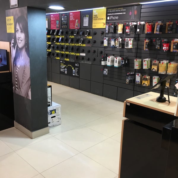 Reliance Digital Express - Anna Nagar West - 3 tips from 112 visitors