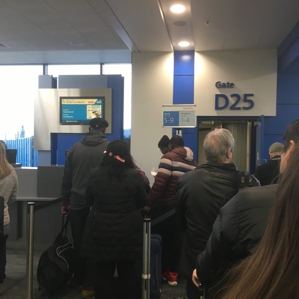 Gate D25 - Airport Gate