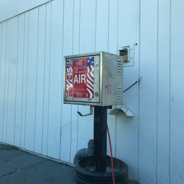 Shell - Fuel Station in Detroit