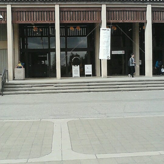 De Anza College Library - Cupertino, CA