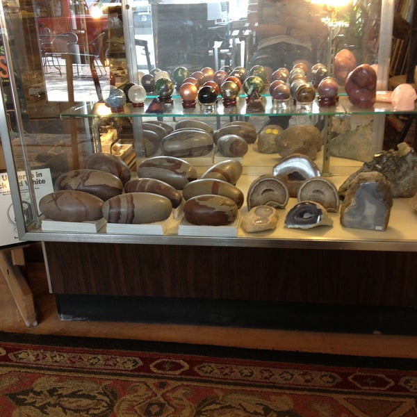 Seven Stars - Gift Store in Mid-Cambridge