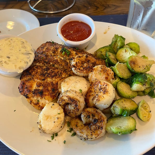 Sea Captain's House - Seafood Restaurant