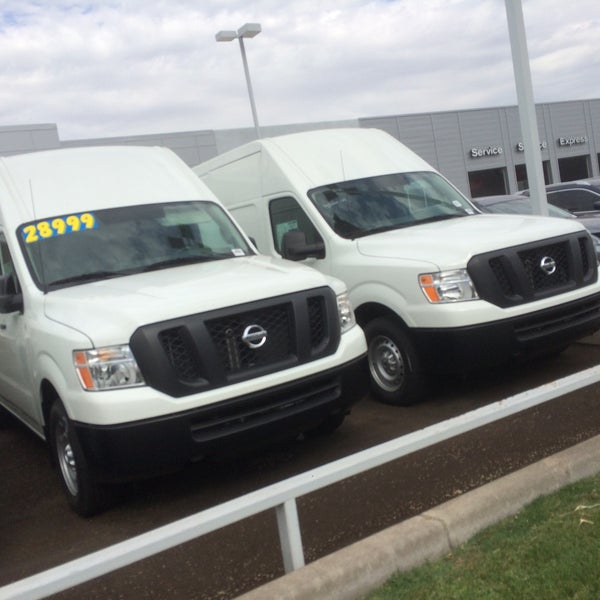 Jim Click Nissan - Car Dealership