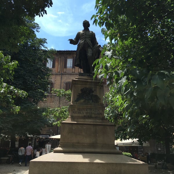 Piazza Sforza Cesarini