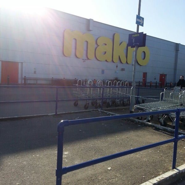 Makro - Warehouse or Wholesale Store
