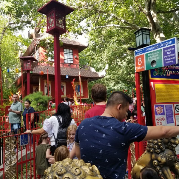 Jumping Dragon - Attraction