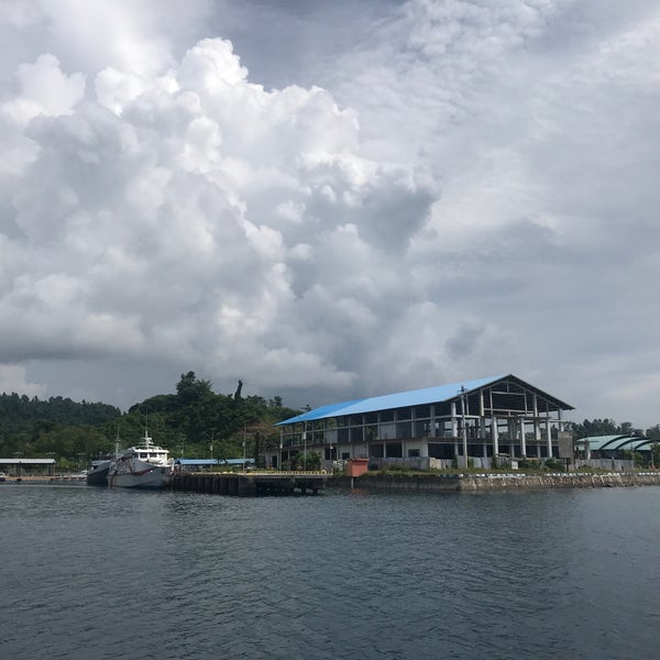 Pelabuhan Waisai, Raja Ampat - 4 tips from 456 visitors
